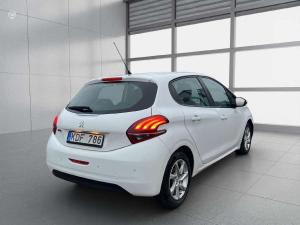 White Peugeot 208 2017 in Kaunas, with an engine capacity of 1.20 L and mileage of 130 thousand km for 4300 €, photo 3 on AUTOMOTO.COM.LV