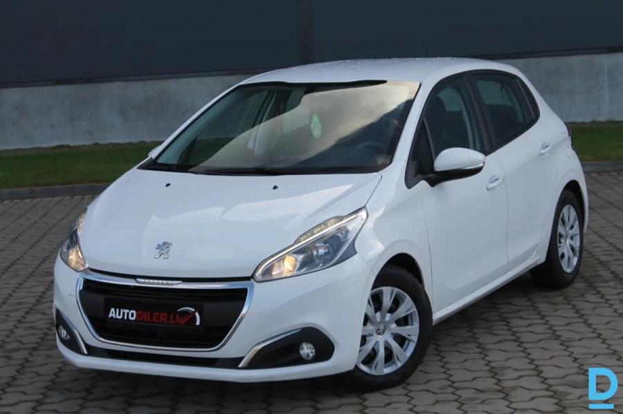 Balts Peugeot 208 2017 Rīga, ar dzinēja tilpumu 1.20 L un nobraukumu 194 tūkst. km par 3890 €, foto 1 vietnē AUTOMOTO.COM.LV