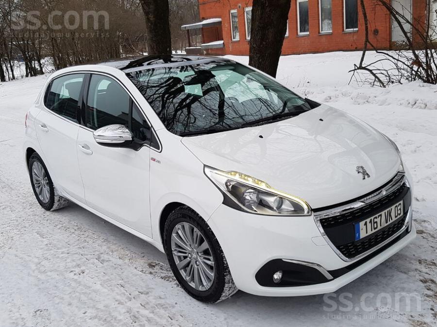 White Peugeot 208 2017 in Riga, with an engine capacity of 1.20 L and mileage of 107 thousand km for 5150 €, photo 3 on AUTOMOTO.COM.LV