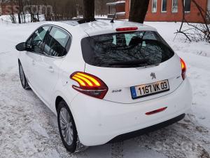 White Peugeot 208 2017 in Riga, with an engine capacity of 1.20 L and mileage of 107 thousand km for 5150 €, photo 21 on AUTOMOTO.COM.LV