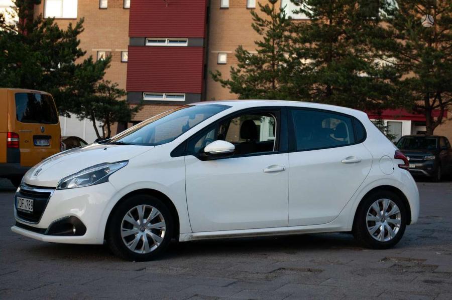 Balts Peugeot 208 2017 Viļņa, ar dzinēja tilpumu 1.20 L un nobraukumu 117 tūkst. km par 3900 €, foto 3 vietnē AUTOMOTO.COM.LV