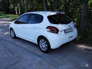 White Peugeot 208 2017 in Vilnius, with an engine capacity of 1.56 L and mileage of 260 thousand km for 2950 €, photo 9 on AUTOMOTO.COM.LV