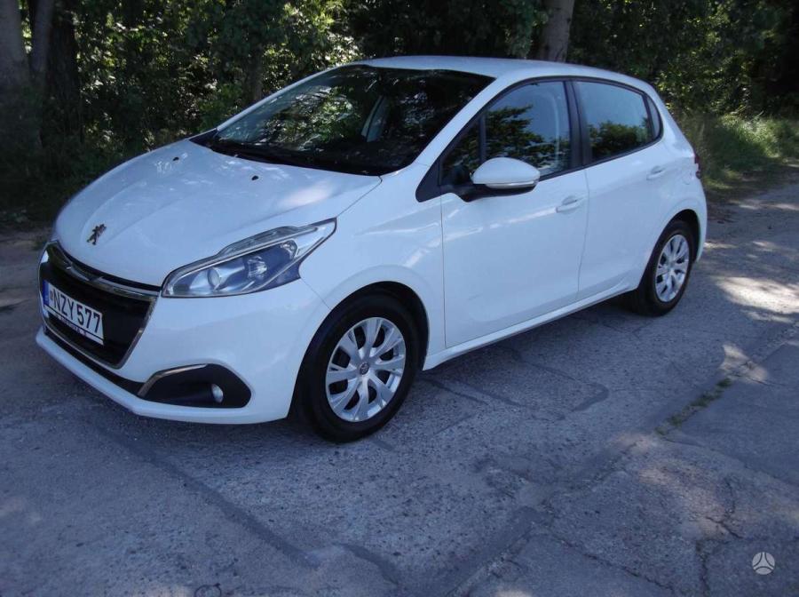 White Peugeot 208 2017 in Vilnius, with an engine capacity of 1.56 L and mileage of 260 thousand km for 2950 €, photo 15 on AUTOMOTO.COM.LV