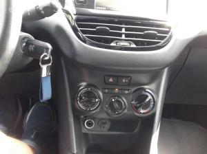 White Peugeot 208 2017 in Vilnius, with an engine capacity of 1.56 L and mileage of 260 thousand km for 2950 €, photo 25 on AUTOMOTO.COM.LV