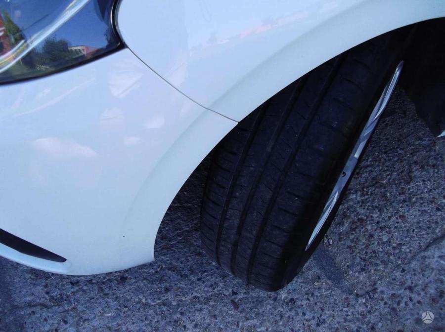 White Peugeot 208 2017 in Vilnius, with an engine capacity of 1.56 L and mileage of 260 thousand km for 2950 €, photo 37 on AUTOMOTO.COM.LV