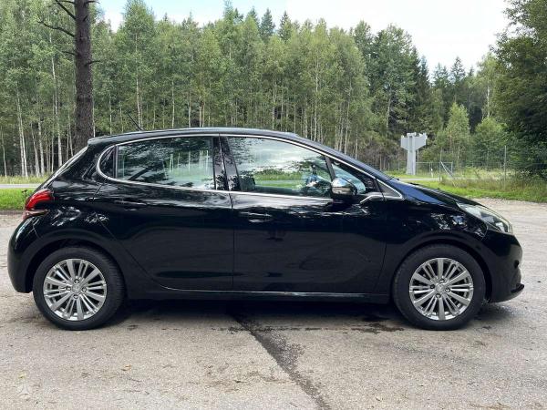 Balts Peugeot 208 2017 Tauragė, ar dzinēja tilpumu 1.20 L un nobraukumu 130 tūkst. km par 4250 €, foto 7 vietnē AUTOMOTO.COM.LV