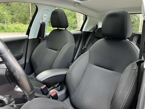 Balts Peugeot 208 2017 Tauragė, ar dzinēja tilpumu 1.20 L un nobraukumu 130 tūkst. km par 4250 €, foto 10 vietnē AUTOMOTO.COM.LV