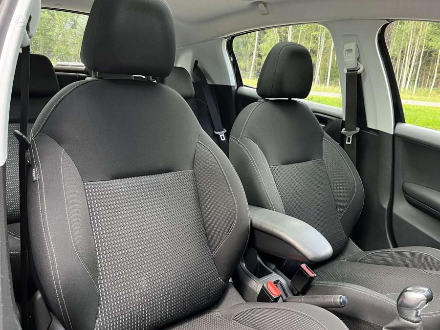 White Peugeot 208 2017 in Taurage, with an engine capacity of 1.20 L and mileage of 130 thousand km for 4250 €, photo 12 on AUTOMOTO.COM.LV