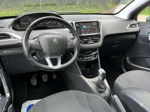 White Peugeot 208 2017 in Taurage, with an engine capacity of 1.20 L and mileage of 130 thousand km for 4250 €, photo 17 on AUTOMOTO.COM.LV