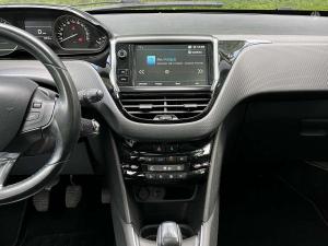 White Peugeot 208 2017 in Taurage, with an engine capacity of 1.20 L and mileage of 130 thousand km for 4250 €, photo 18 on AUTOMOTO.COM.LV