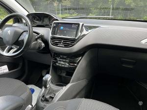 White Peugeot 208 2017 in Taurage, with an engine capacity of 1.20 L and mileage of 130 thousand km for 4250 €, photo 19 on AUTOMOTO.COM.LV