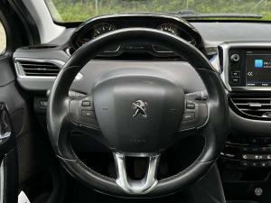 White Peugeot 208 2017 in Taurage, with an engine capacity of 1.20 L and mileage of 130 thousand km for 4250 €, photo 20 on AUTOMOTO.COM.LV