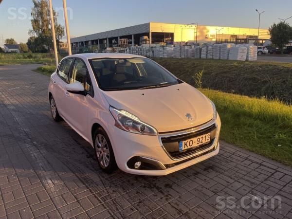 Balts Peugeot 208 2017 Rīga, ar dzinēja tilpumu 1.20 L un nobraukumu 107 tūkst. km par 5850 €, foto  vietnē AUTOMOTO.COM.LV