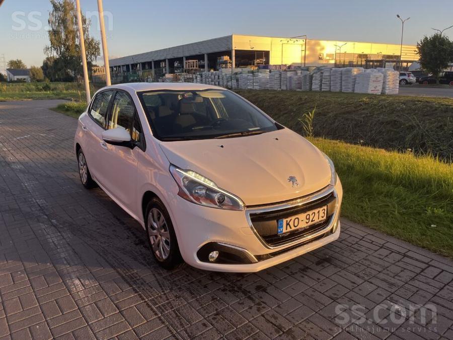 Balts Peugeot 208 2017 Rīga, ar dzinēja tilpumu 1.20 L un nobraukumu 107 tūkst. km par 5850 €, foto 1 vietnē AUTOMOTO.COM.LV