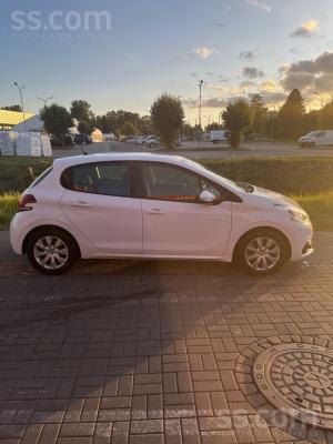 Balts Peugeot 208 2017 Rīga, ar dzinēja tilpumu 1.20 L un nobraukumu 107 tūkst. km par 5850 €, foto 3 vietnē AUTOMOTO.COM.LV
