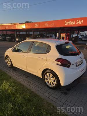 Balts Peugeot 208 2017 Rīga, ar dzinēja tilpumu 1.20 L un nobraukumu 107 tūkst. km par 5850 €, foto 5 vietnē AUTOMOTO.COM.LV