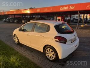 Balts Peugeot 208 2017 Rīga, ar dzinēja tilpumu 1.20 L un nobraukumu 107 tūkst. km par 5800 €, foto 5 vietnē AUTOMOTO.COM.LV
