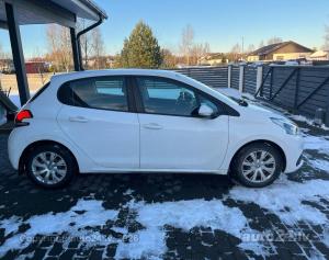 Balts Peugeot 208 2018 Tallina, ar dzinēja tilpumu 1.20 L un nobraukumu 71 tūkst. km par 4999 €, foto 3 vietnē AUTOMOTO.COM.LV