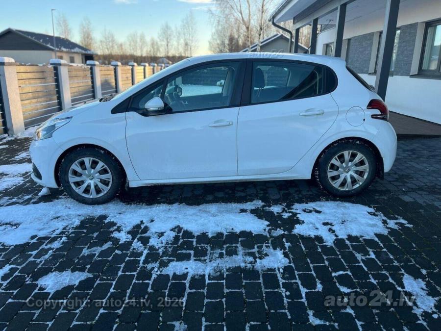 Balts Peugeot 208 2018 Tallina, ar dzinēja tilpumu 1.20 L un nobraukumu 71 tūkst. km par 4999 €, foto 8 vietnē AUTOMOTO.COM.LV