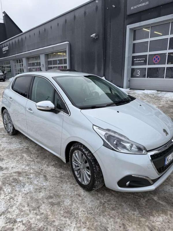 Balts Peugeot 208 2018 Viļņa, ar dzinēja tilpumu 1.20 L un nobraukumu 84 tūkst. km par 6800 €, foto 4 vietnē AUTOMOTO.COM.LV