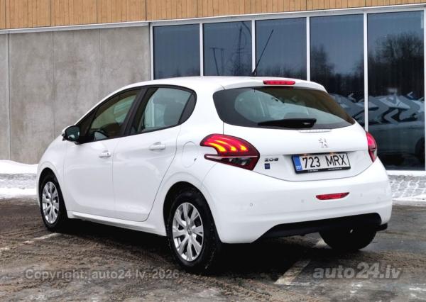 Balts Peugeot 208 2018 Tallina, ar dzinēja tilpumu 1.20 L un nobraukumu 72 tūkst. km par 5999 €, foto 3 vietnē AUTOMOTO.COM.LV