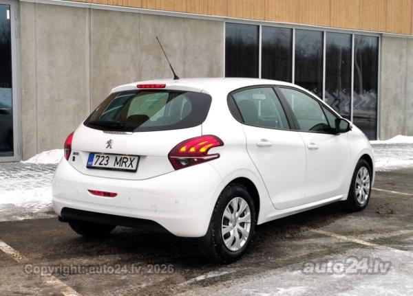Balts Peugeot 208 2018 Tallina, ar dzinēja tilpumu 1.20 L un nobraukumu 72 tūkst. km par 5999 €, foto 4 vietnē AUTOMOTO.COM.LV