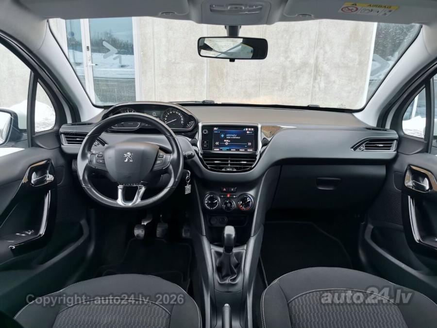 Balts Peugeot 208 2018 Tallina, ar dzinēja tilpumu 1.20 L un nobraukumu 72 tūkst. km par 5999 €, foto 15 vietnē AUTOMOTO.COM.LV