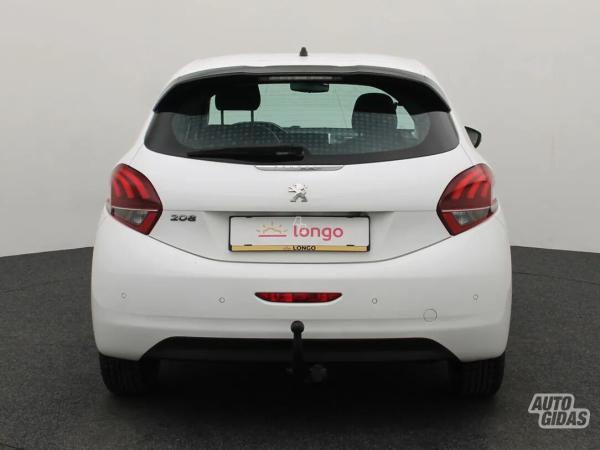 White Peugeot 208 2018 in Vilnius, with an engine capacity of 1.20 L and mileage of 150 thousand km for 5499 €, photo 5 on AUTOMOTO.COM.LV