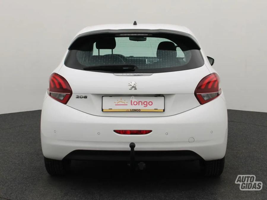 White Peugeot 208 2018 in Vilnius, with an engine capacity of 1.20 L and mileage of 150 thousand km for 5499 €, photo 5 on AUTOMOTO.COM.LV