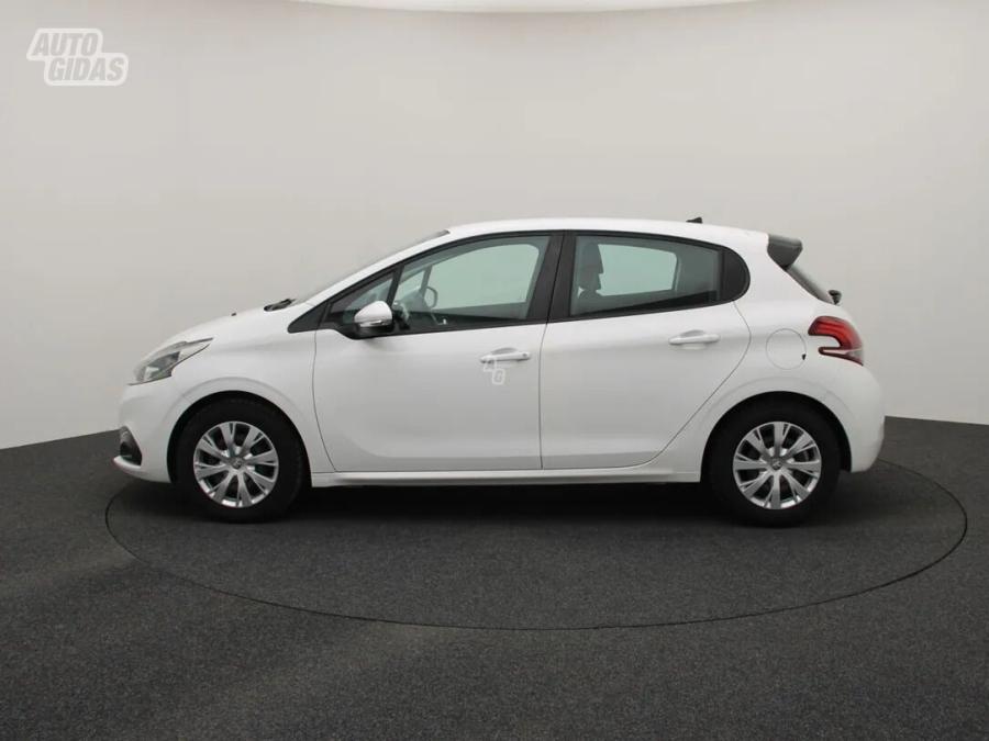 White Peugeot 208 2018 in Vilnius, with an engine capacity of 1.20 L and mileage of 150 thousand km for 5499 €, photo 6 on AUTOMOTO.COM.LV