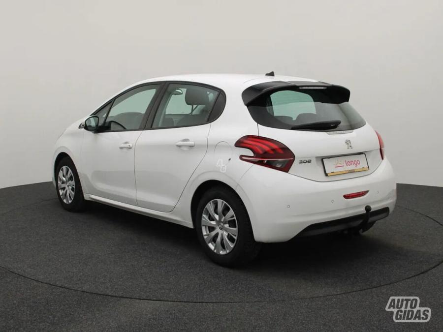 White Peugeot 208 2018 in Vilnius, with an engine capacity of 1.20 L and mileage of 150 thousand km for 5499 €, photo 7 on AUTOMOTO.COM.LV