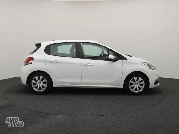 White Peugeot 208 2018 in Vilnius, with an engine capacity of 1.20 L and mileage of 150 thousand km for 5499 €, photo 9 on AUTOMOTO.COM.LV