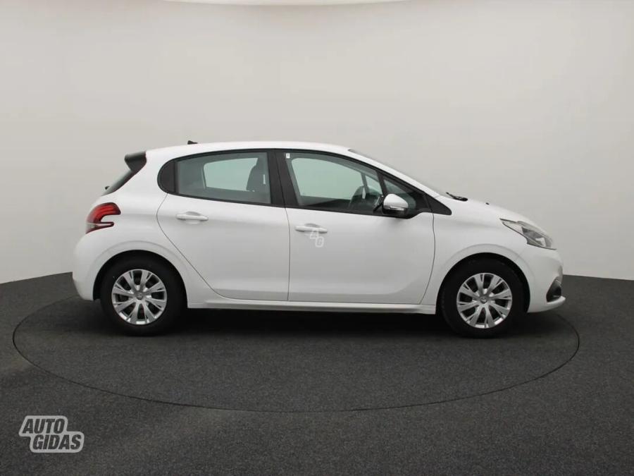 White Peugeot 208 2018 in Vilnius, with an engine capacity of 1.20 L and mileage of 150 thousand km for 5499 €, photo 9 on AUTOMOTO.COM.LV