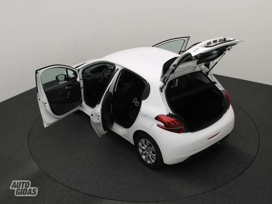 White Peugeot 208 2018 in Vilnius, with an engine capacity of 1.20 L and mileage of 150 thousand km for 5499 €, photo 13 on AUTOMOTO.COM.LV