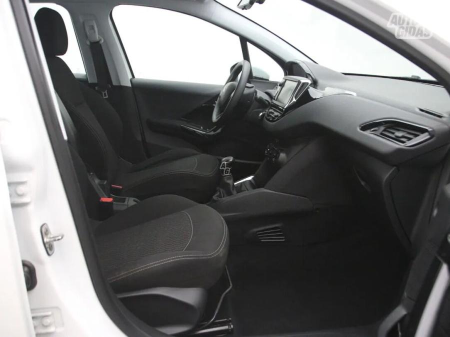 White Peugeot 208 2018 in Vilnius, with an engine capacity of 1.20 L and mileage of 150 thousand km for 5499 €, photo 14 on AUTOMOTO.COM.LV