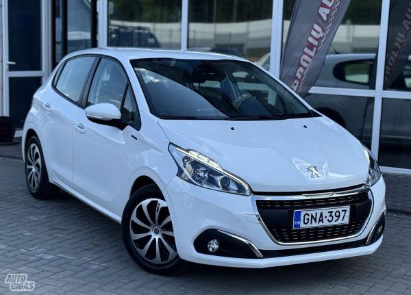 White Peugeot 208 2018 in Radviliskis, with an engine capacity of 1.20 L and mileage of 105 thousand km for 4750 €, photo 2 on AUTOMOTO.COM.LV