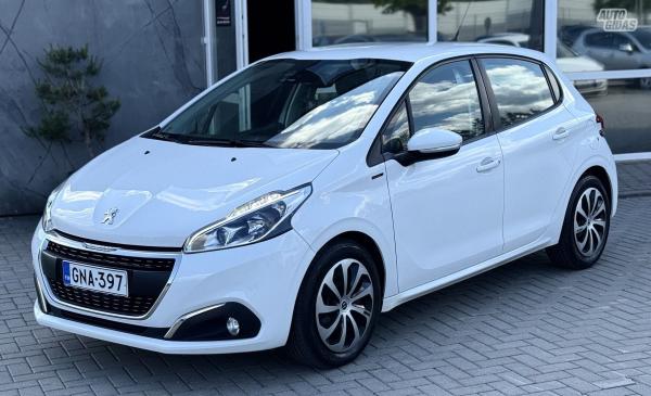 White Peugeot 208 2018 in Radviliskis, with an engine capacity of 1.20 L and mileage of 105 thousand km for 4750 €, photo 3 on AUTOMOTO.COM.LV