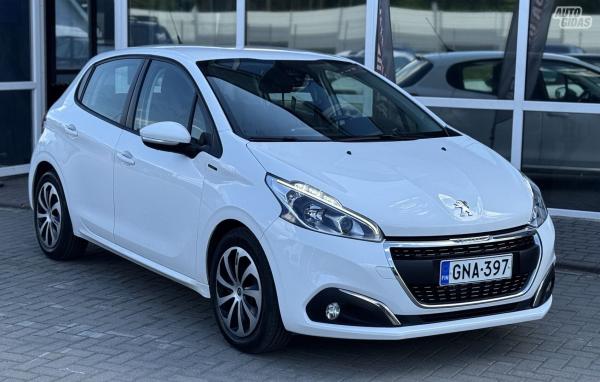 White Peugeot 208 2018 in Radviliskis, with an engine capacity of 1.20 L and mileage of 105 thousand km for 4750 €, photo 4 on AUTOMOTO.COM.LV