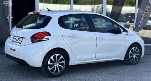 White Peugeot 208 2018 in Radviliskis, with an engine capacity of 1.20 L and mileage of 105 thousand km for 4750 €, photo 7 on AUTOMOTO.COM.LV