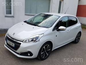 White Peugeot 208 2019 in Riga, with an engine capacity of 1.20 L and mileage of 112 thousand km for 6150 €, photo 5 on AUTOMOTO.COM.LV