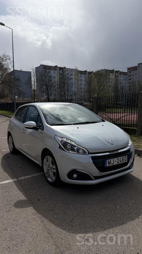 White Peugeot 208 2019 in Riga, with an engine capacity of 1.20 L and mileage of 48 thousand km for 7900 €, photo  on AUTOMOTO.COM.LV