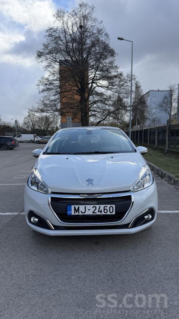 Balts Peugeot 208 2019 Rīga, ar dzinēja tilpumu 1.20 L un nobraukumu 48 tūkst. km par 7000 €, foto 1 vietnē AUTOMOTO.COM.LV