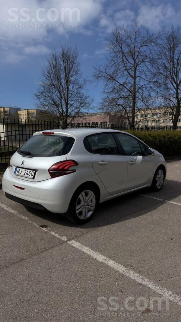 Balts Peugeot 208 2019 Rīga, ar dzinēja tilpumu 1.20 L un nobraukumu 48 tūkst. km par 7000 €, foto 4 vietnē AUTOMOTO.COM.LV
