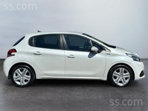 Balts Peugeot 208 2019 Rīga, ar dzinēja tilpumu 1.20 L un nobraukumu 48 tūkst. km par 8410 €, foto 7 vietnē AUTOMOTO.COM.LV