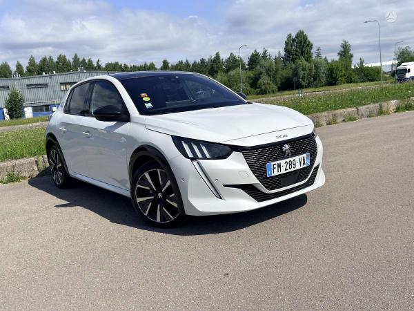 White Peugeot 208 2019 in Panevezys, with an engine capacity of 1.50 L and mileage of 281 thousand km for 6990 €, photo 3 on AUTOMOTO.COM.LV