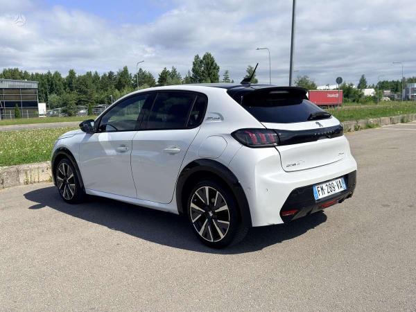 White Peugeot 208 2019 in Panevezys, with an engine capacity of 1.50 L and mileage of 281 thousand km for 6990 €, photo 7 on AUTOMOTO.COM.LV
