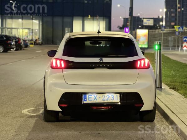 White Peugeot 208 2020 in Riga, with an engine capacity of 0.00 L and mileage of 165 thousand km for 12500 €, photo 4 on AUTOMOTO.COM.LV