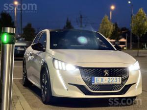 White Peugeot 208 2020 in Riga, with an engine capacity of 0.00 L and mileage of 165 thousand km for 12500 €, photo 7 on AUTOMOTO.COM.LV