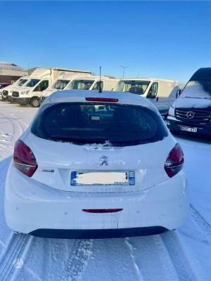 Balts Peugeot 208 2020 Tauragė, ar dzinēja tilpumu 1.50 L un nobraukumu 195 tūkst. km par 4600 €, foto 5 vietnē AUTOMOTO.COM.LV