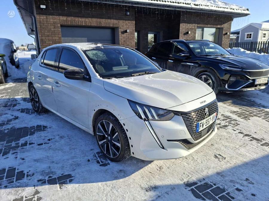 White Peugeot 208 2020 in Panevezys, with an engine capacity of 1.20 L and mileage of 67 thousand km for 7200 €, photo 2 on AUTOMOTO.COM.LV